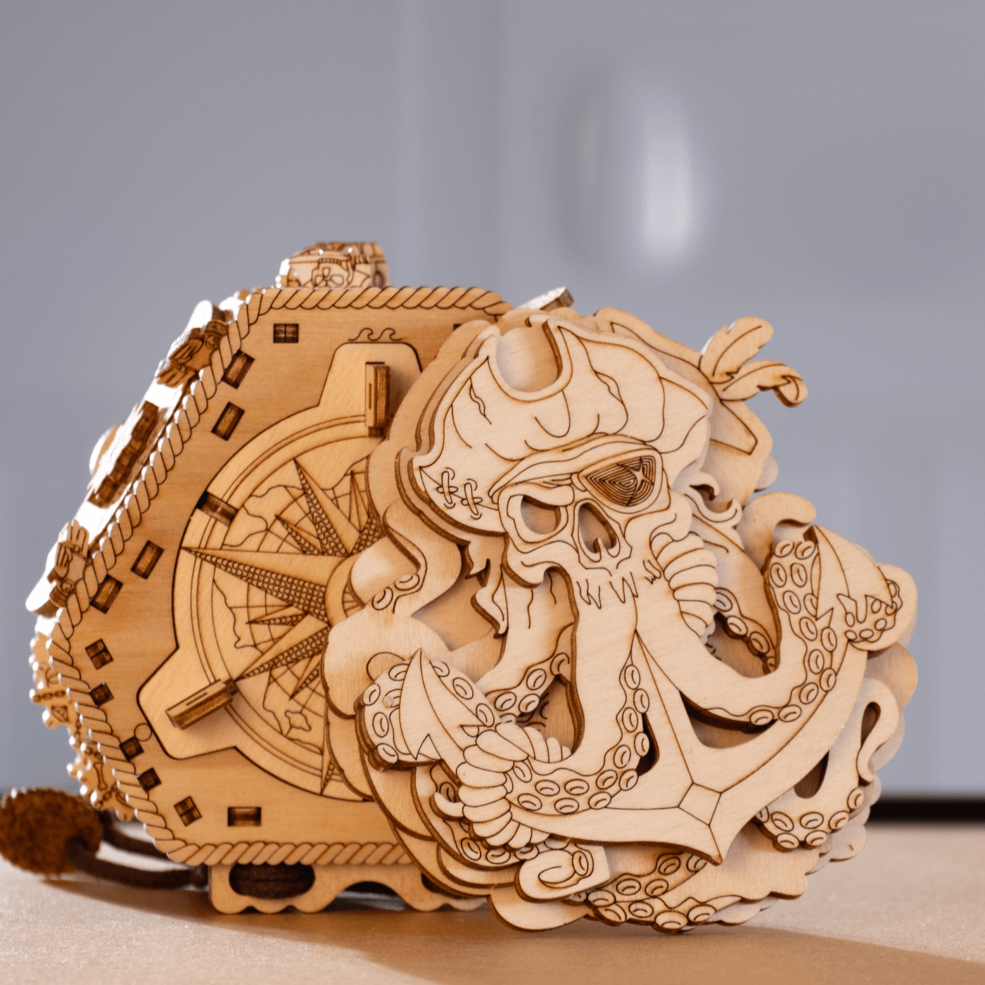 🏴‍☠️ Blackbeard's Kompass - Einzigartige Rätselbox für Abenteurer 🧭